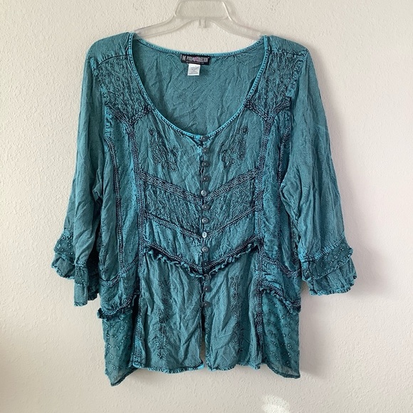 The Pyramid Collection | Tops | The Pyramid Collection Plus Size ...